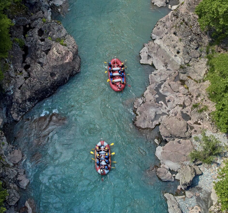 Giant Raft Guide In Flaming Gorge Utah | Dutch John Resort